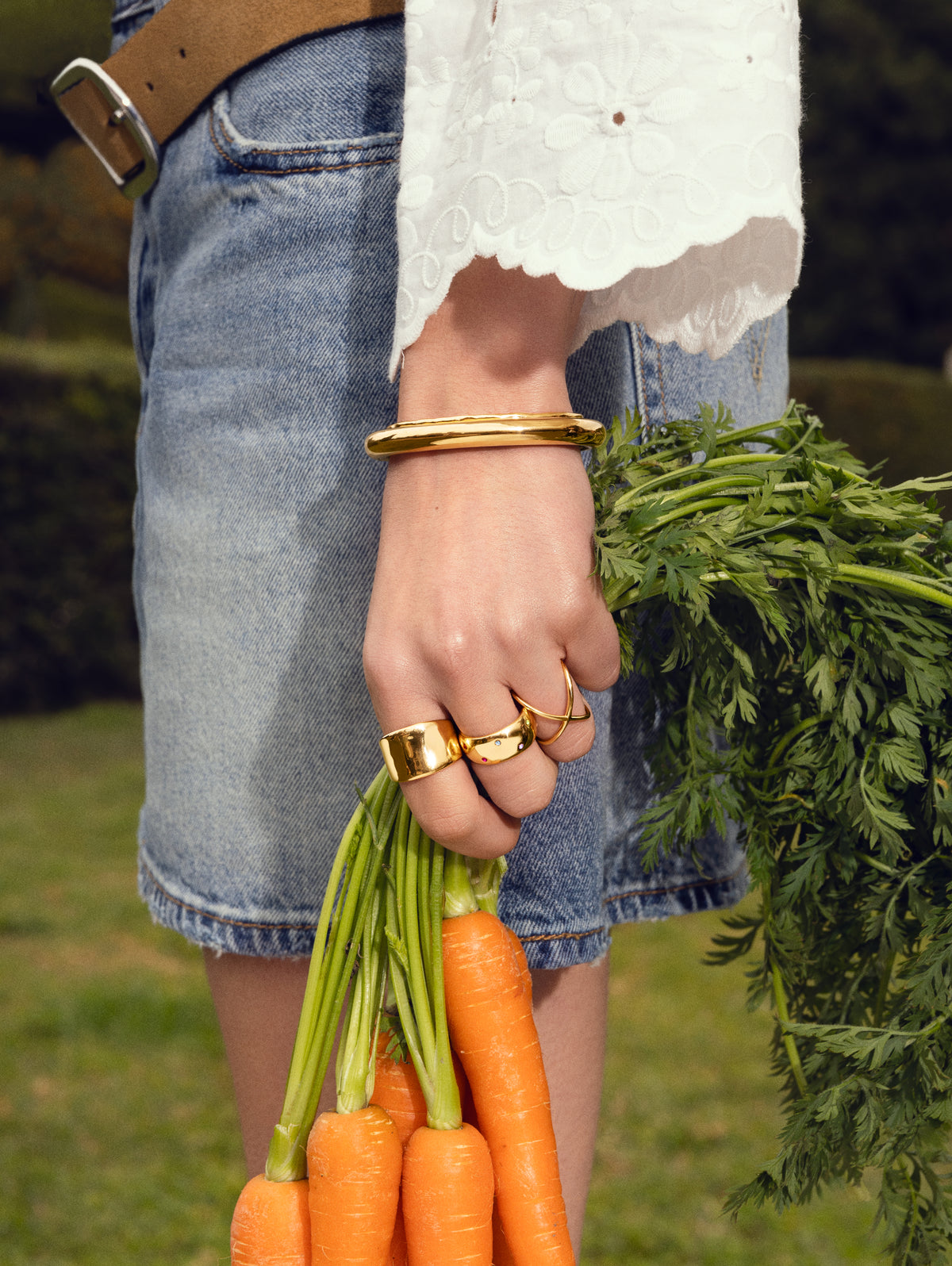 Allegra Stainless Steel Gold Bracelet – SINGULARU